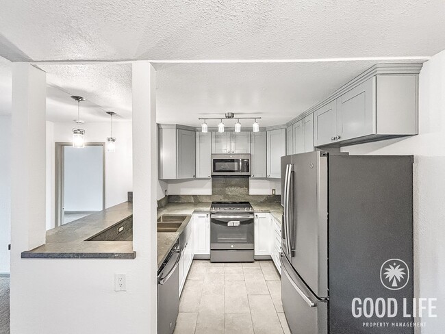 Spacious 2-Bed / 2-Bath Condo in Mission Ridge — Resort-Style Living in ...