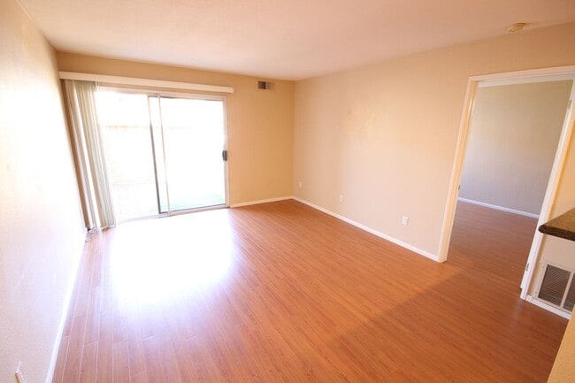 Delightful 2 Bedroom 2 Bath Condo in UTC - Houses for Rent - San Diego ...