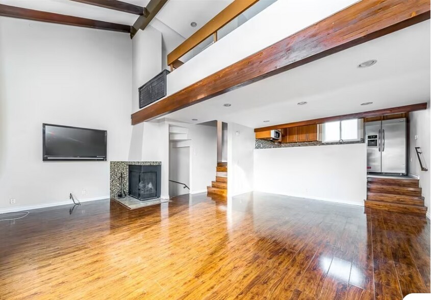 Studio Townhomes for Rent near The Art Institute of California, Los Angeles